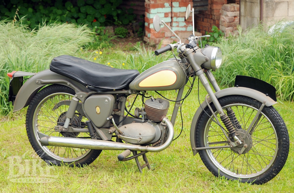 BSA Bantam - One clever little rooster - Old Bike Australasia