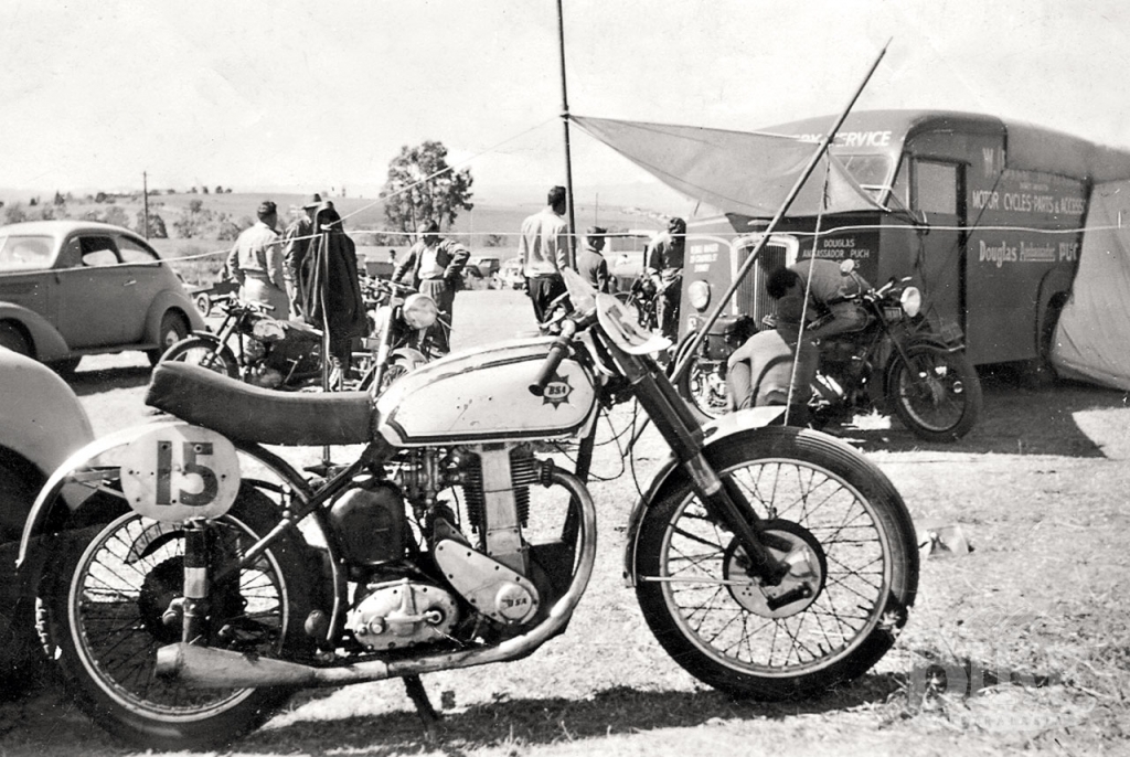 Ray Curtis: A born showman - Old Bike Australasia