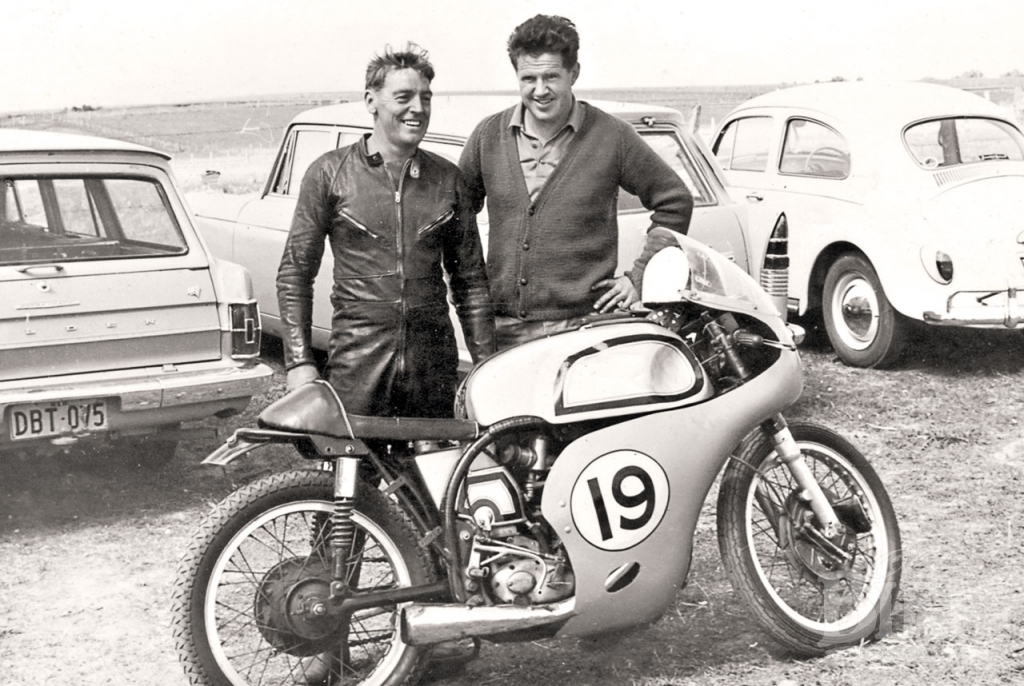 Ray Curtis: A born showman - Old Bike Australasia