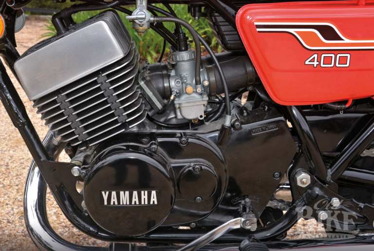Yamaha RD400C: Race bred roadster - Old Bike Australasia