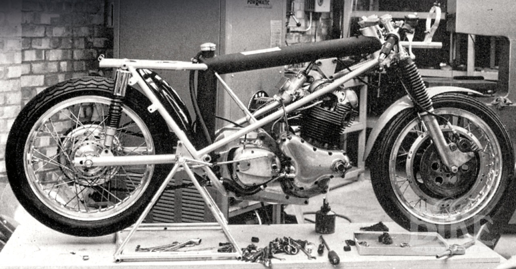 Dunstall Norton Atlas: The boomerang - Old Bike Australasia