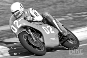 Kawasaki KR250: The Tandem Twin - Old Bike Australasia