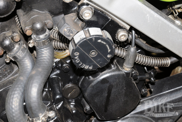 Kawasaki KR250: The Tandem Twin - Old Bike Australasia