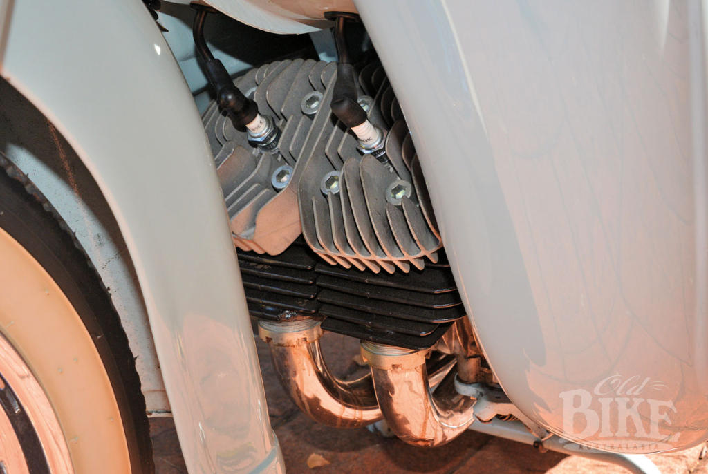 Ariel Leader: “A new level of refinement in motorcycling.” - Old Bike ...