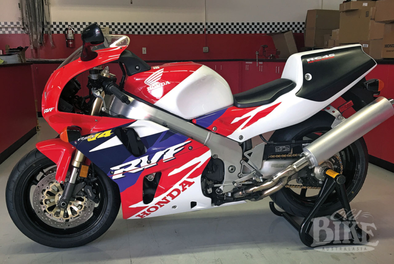 Honda RC45: Daring to be different. - Old Bike Australasia