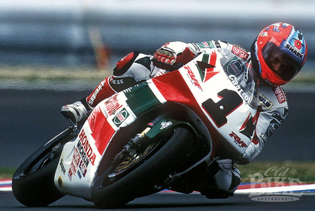 Honda RC45: Daring to be different. - Old Bike Australasia