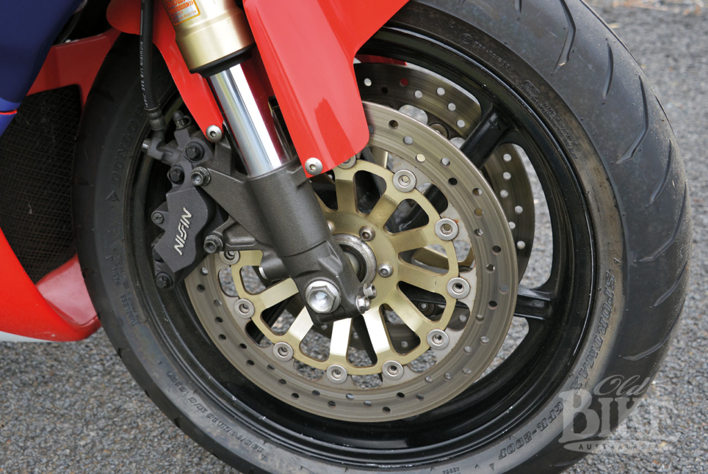 Honda RC45: Daring to be different. - Old Bike Australasia