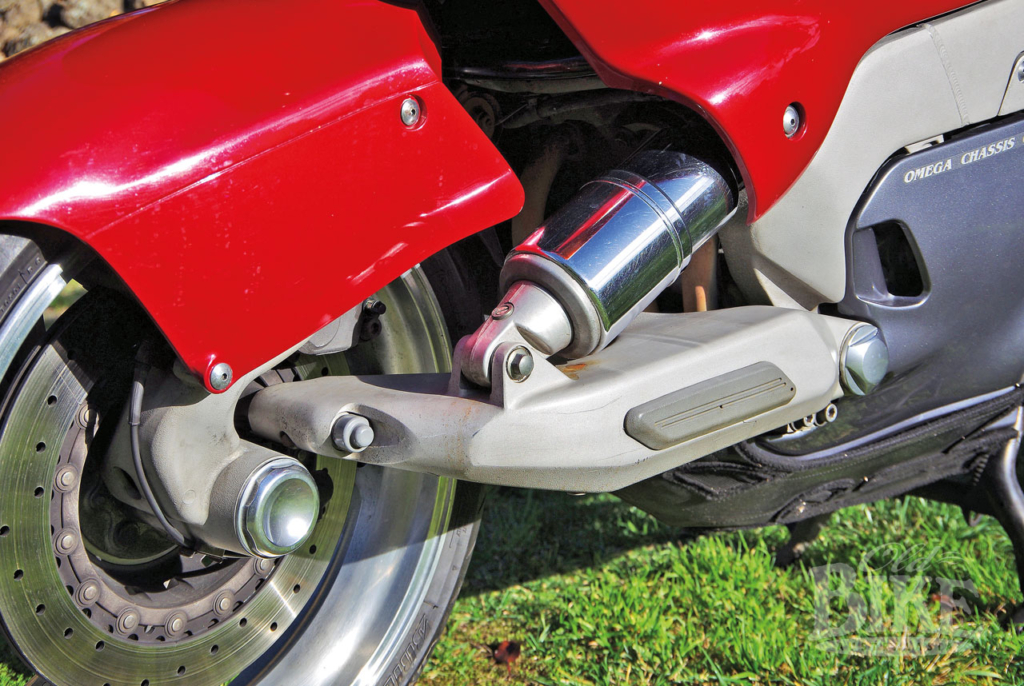 Yamaha GTS 1000: The forkless wonder - Old Bike Australasia