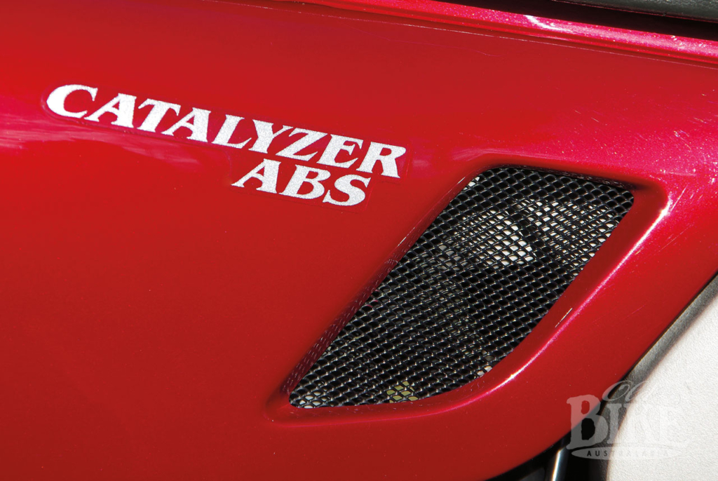 Yamaha GTS 1000: The forkless wonder - Old Bike Australasia