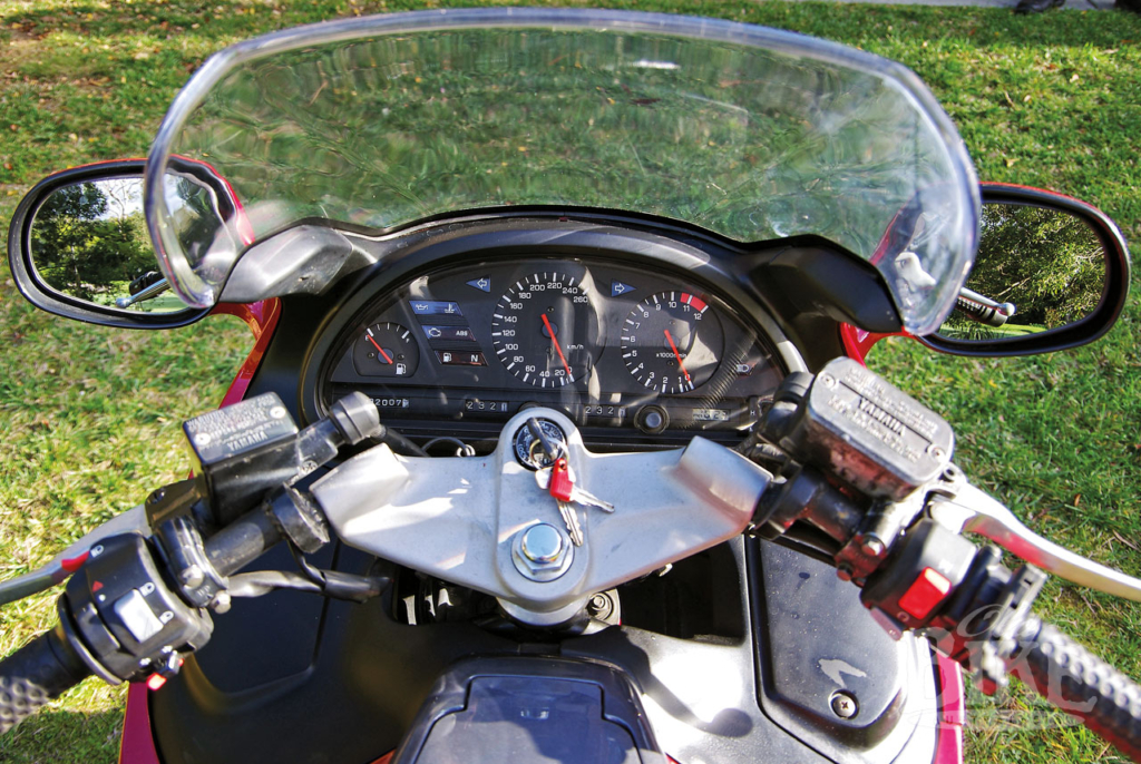 Yamaha GTS 1000: The forkless wonder - Old Bike Australasia