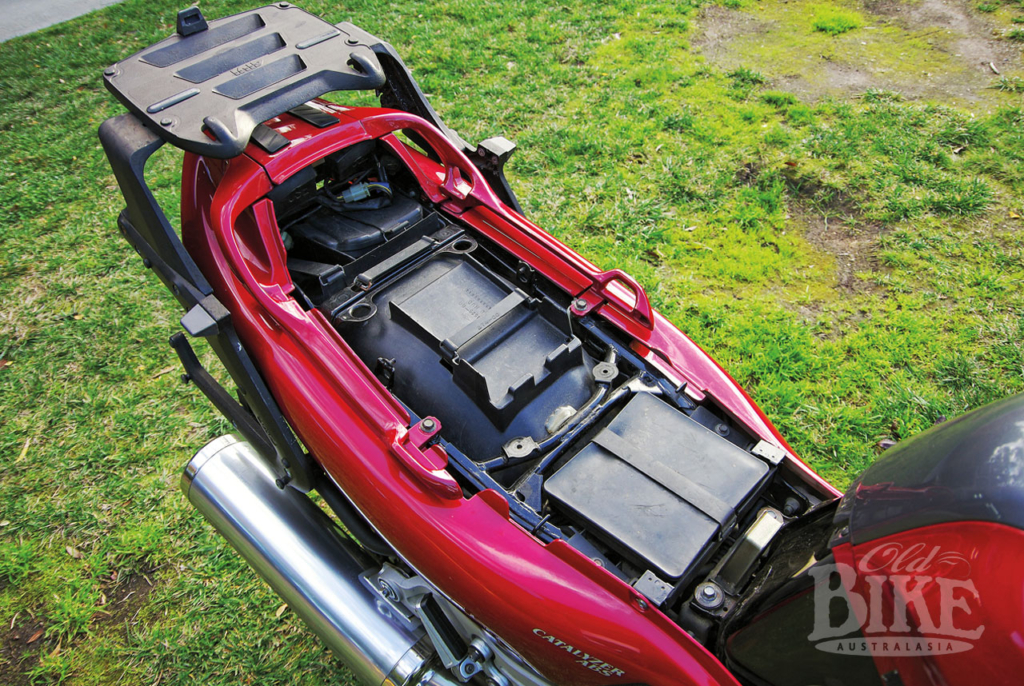 Yamaha GTS 1000: The forkless wonder - Old Bike Australasia