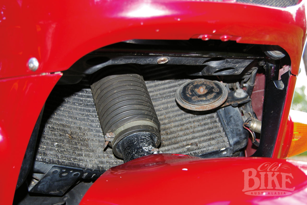 Yamaha GTS 1000: The forkless wonder - Old Bike Australasia