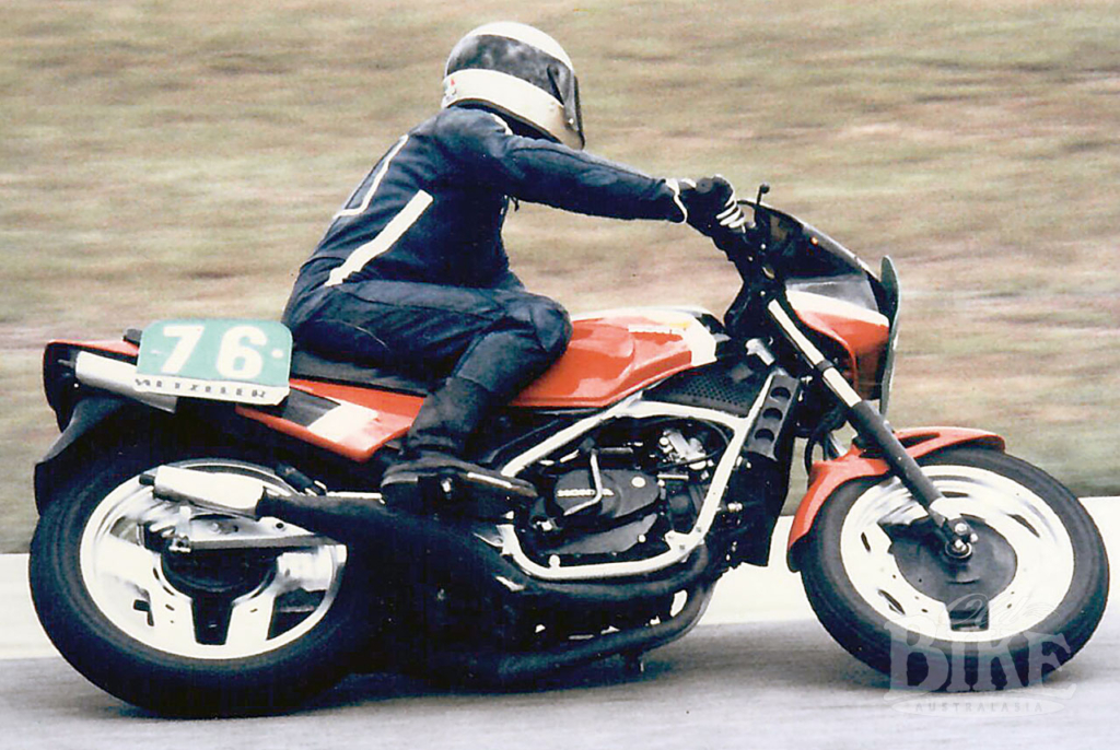 Honda MVX250F: War baby - Old Bike Australasia