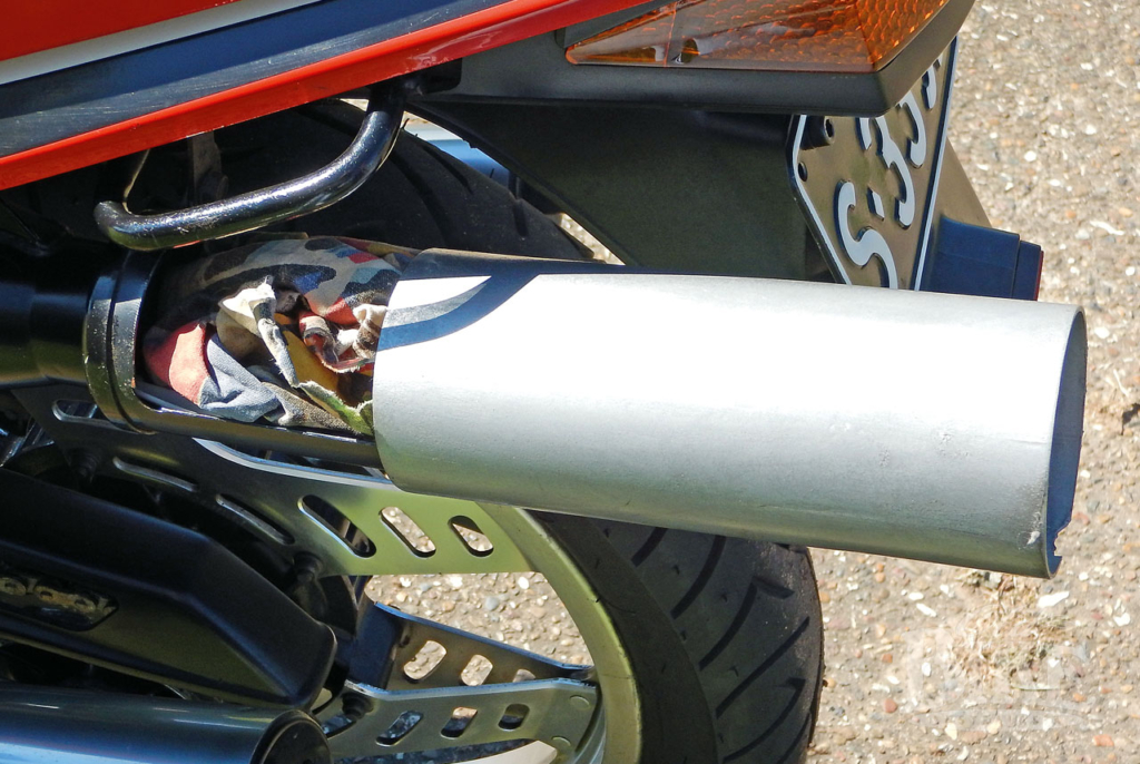 Honda MVX250F: War baby - Old Bike Australasia