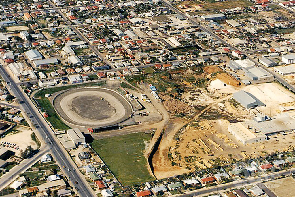 Rowley Park Speedway: See you on Friday night - Old Bike Australasia
